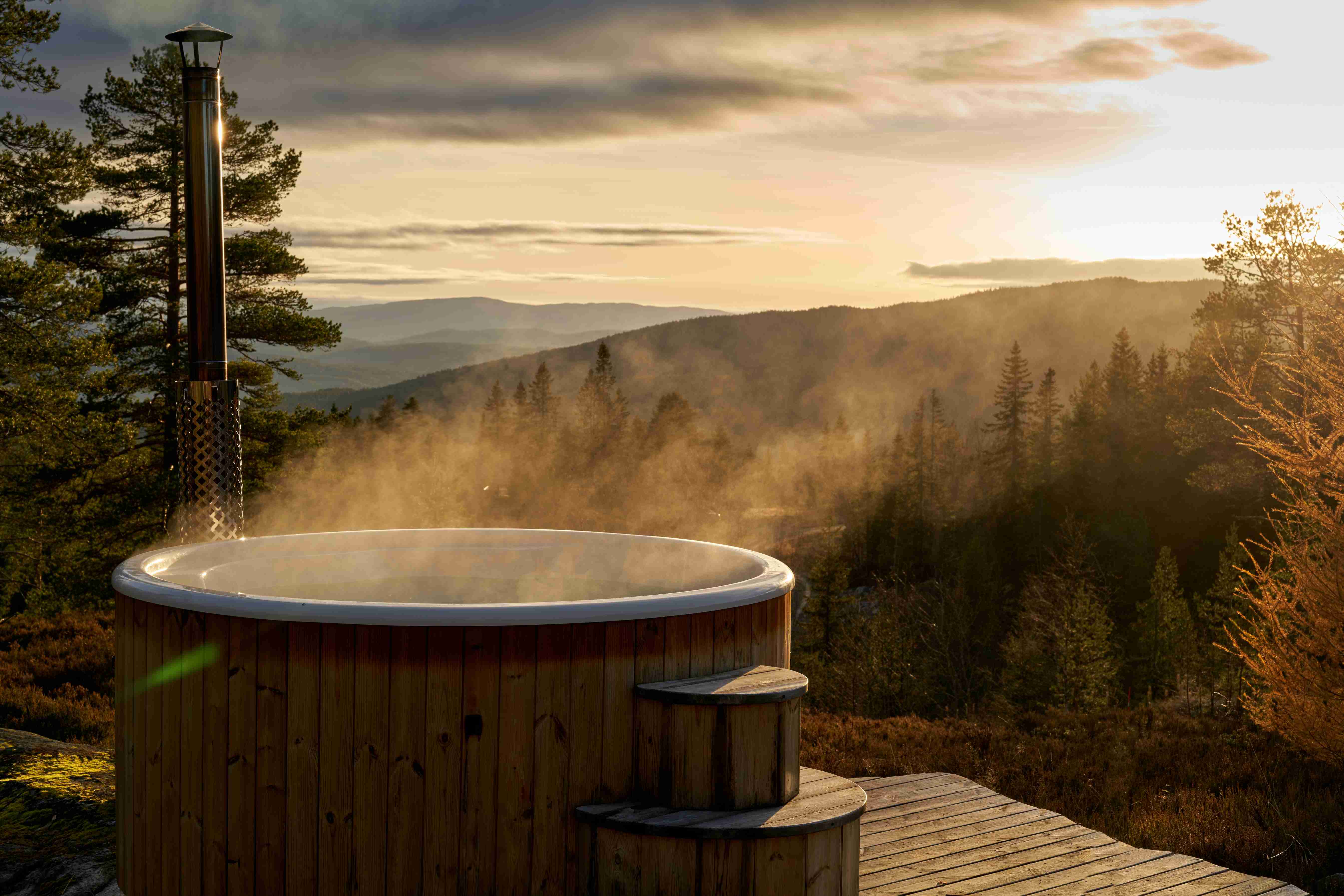 top-us-airbnbs-with-hot-tubs-for-a-luxurious-staycation